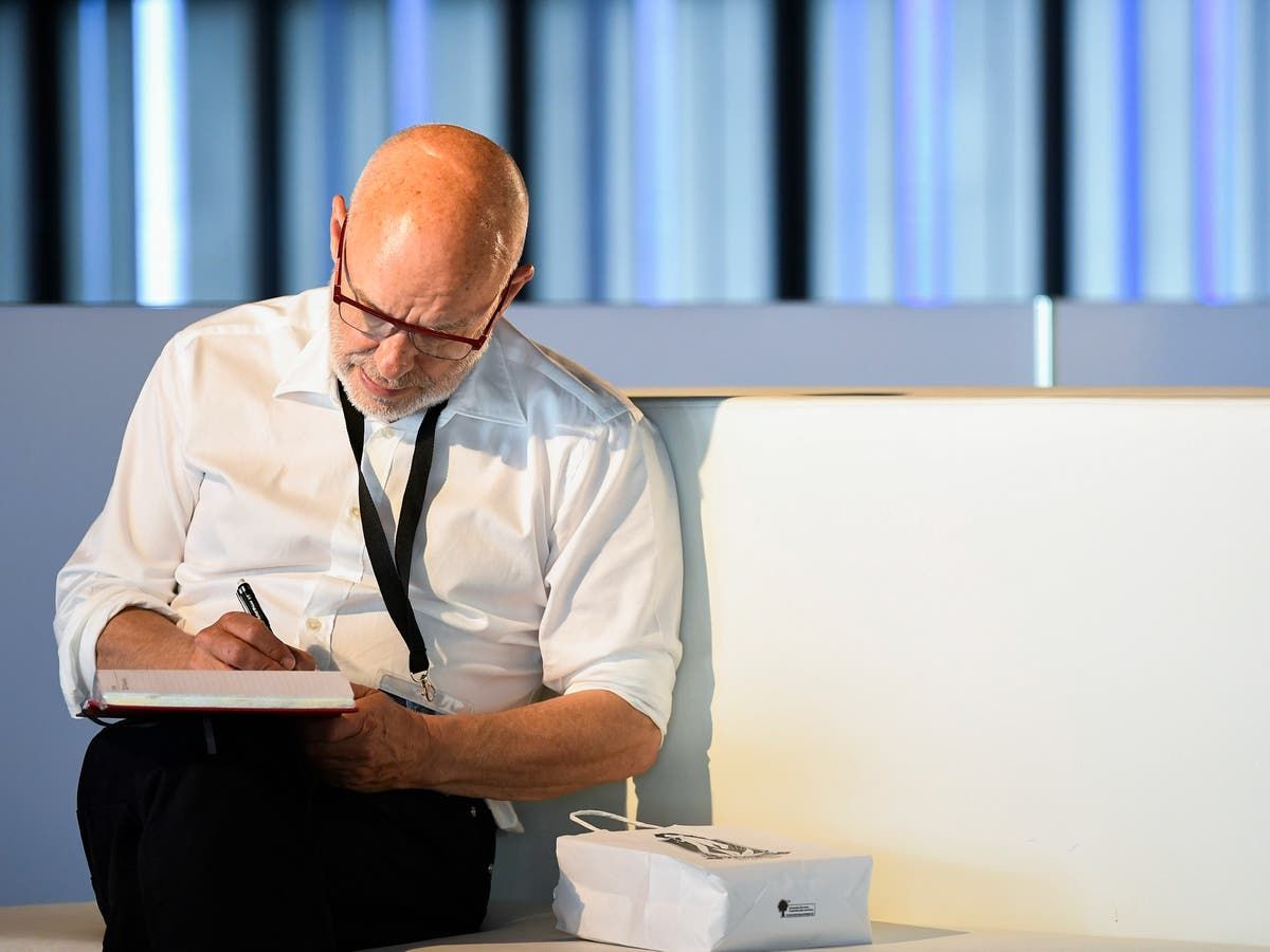 ‘Dear Brian’: Read Brian Eno’s letter to his…