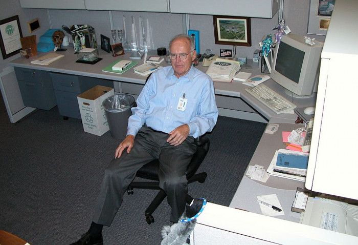 IT pioneer Gordon Moore dies at 94