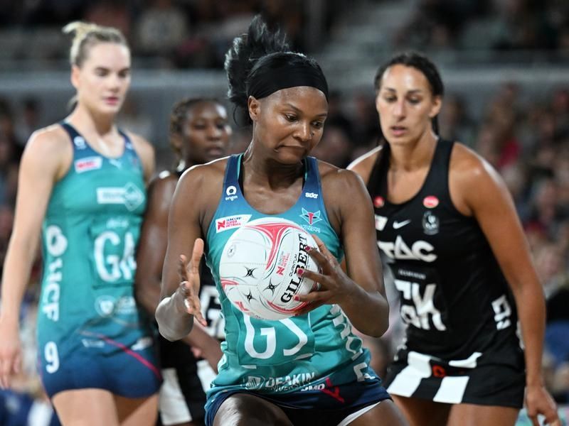 Vixens stun Magpies in wild Super Netball finish