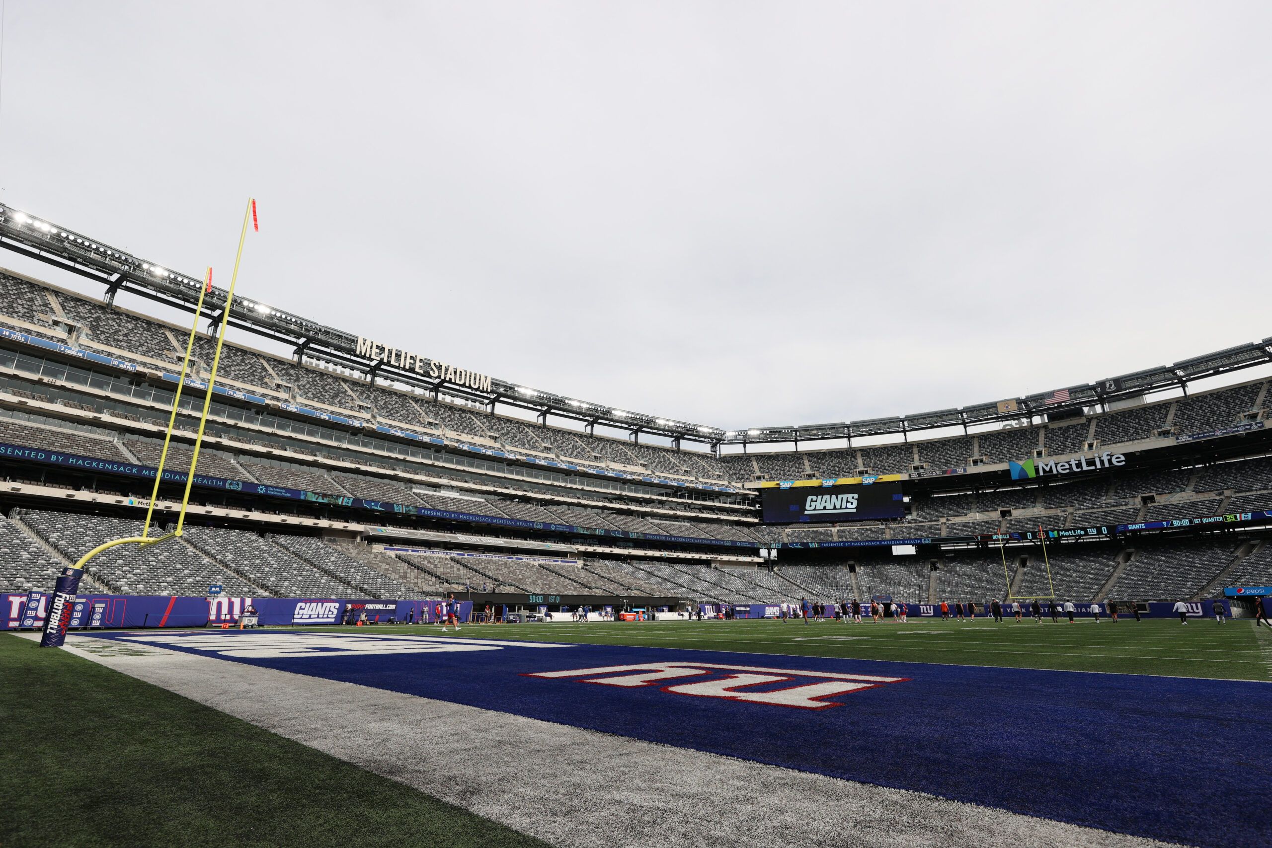 MetLife Stadium gets new synthetic turf; John Mara…