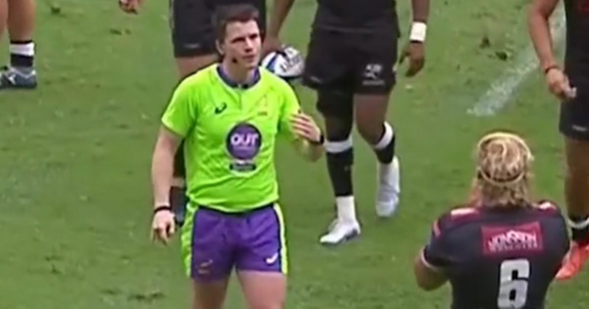 'Don't shout at me!' Referee calls out player in…