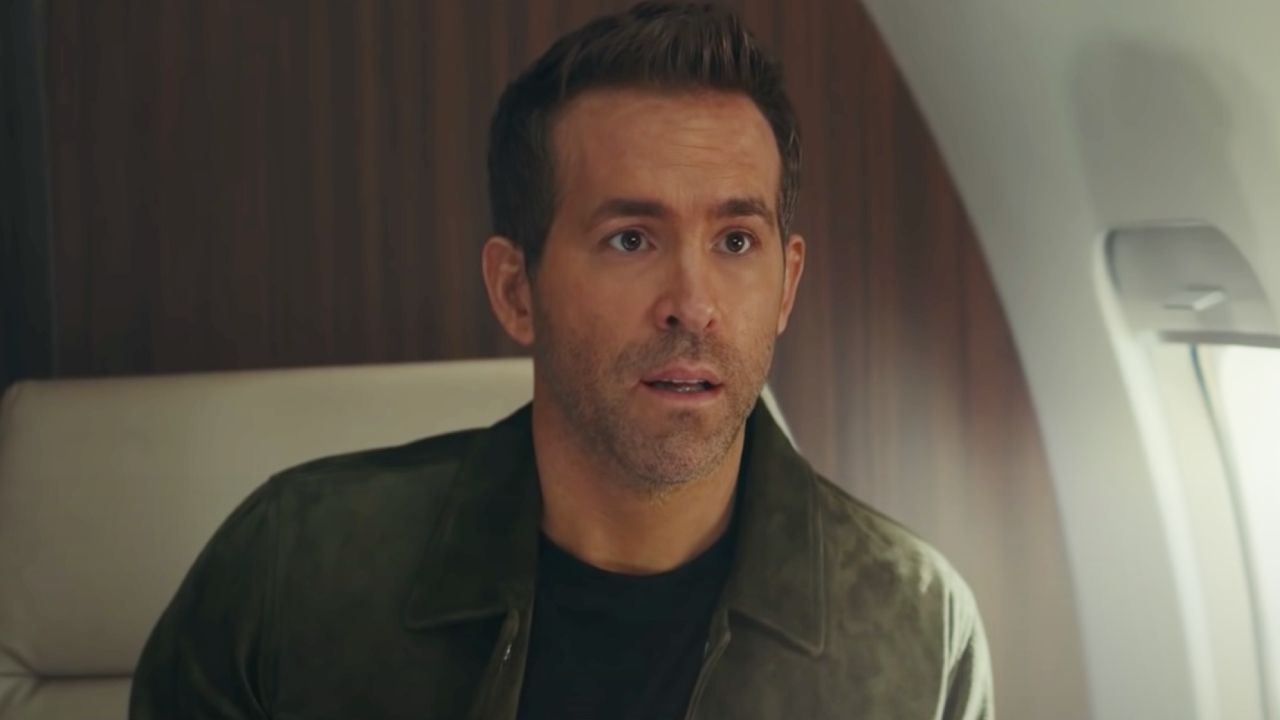 Ryan Reynolds Went Fully Meta At A Senators Hockey…