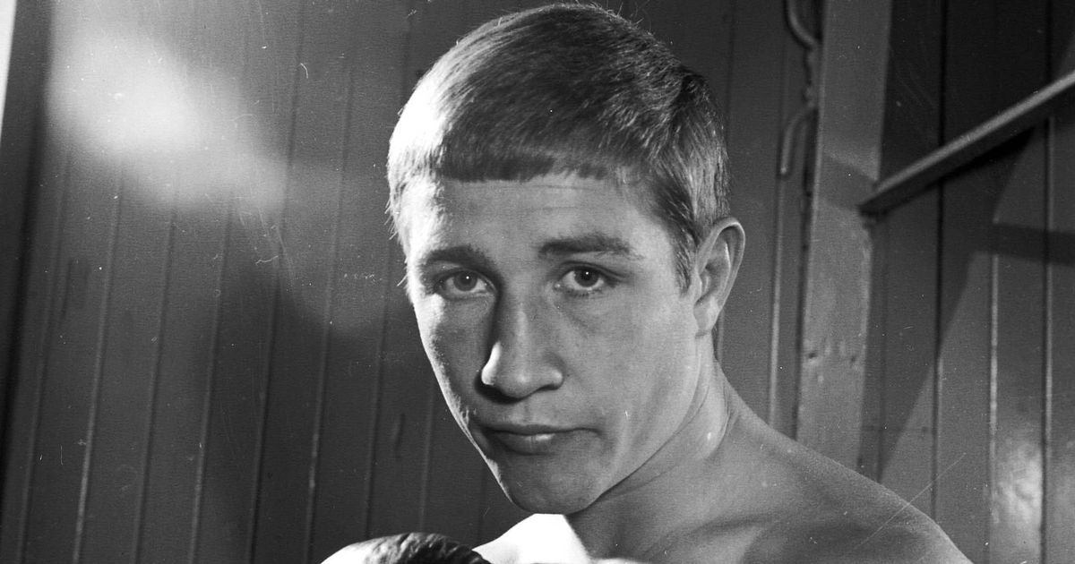 Edinburgh boxing legend Ken Buchanan dies aged 77 as…