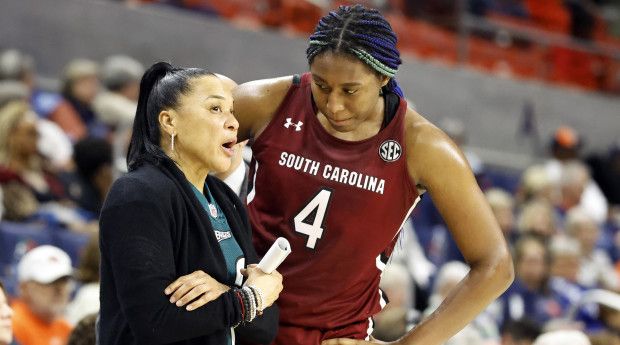 Dawn Staley Thinks Aliyah Boston Should Enter WNBA…