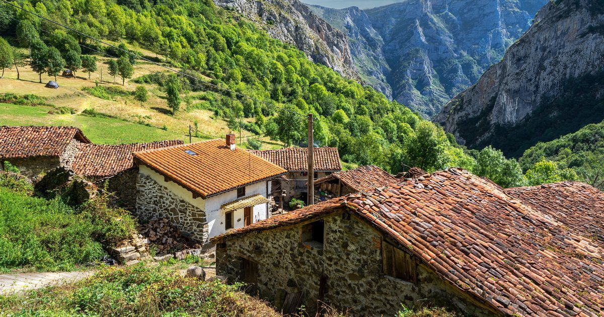 Beautiful town in Spain will pay Irish people to move…