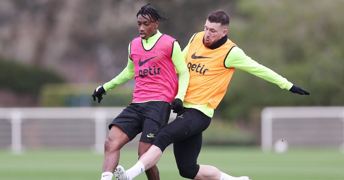 Tottenham in Romaine Mundle contract race with first…