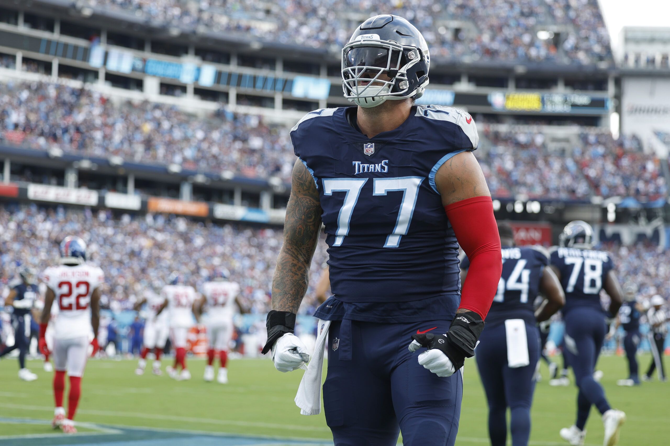 Taylor Lewan, Dave Portnoy enter Oilers-Titans-Texans…