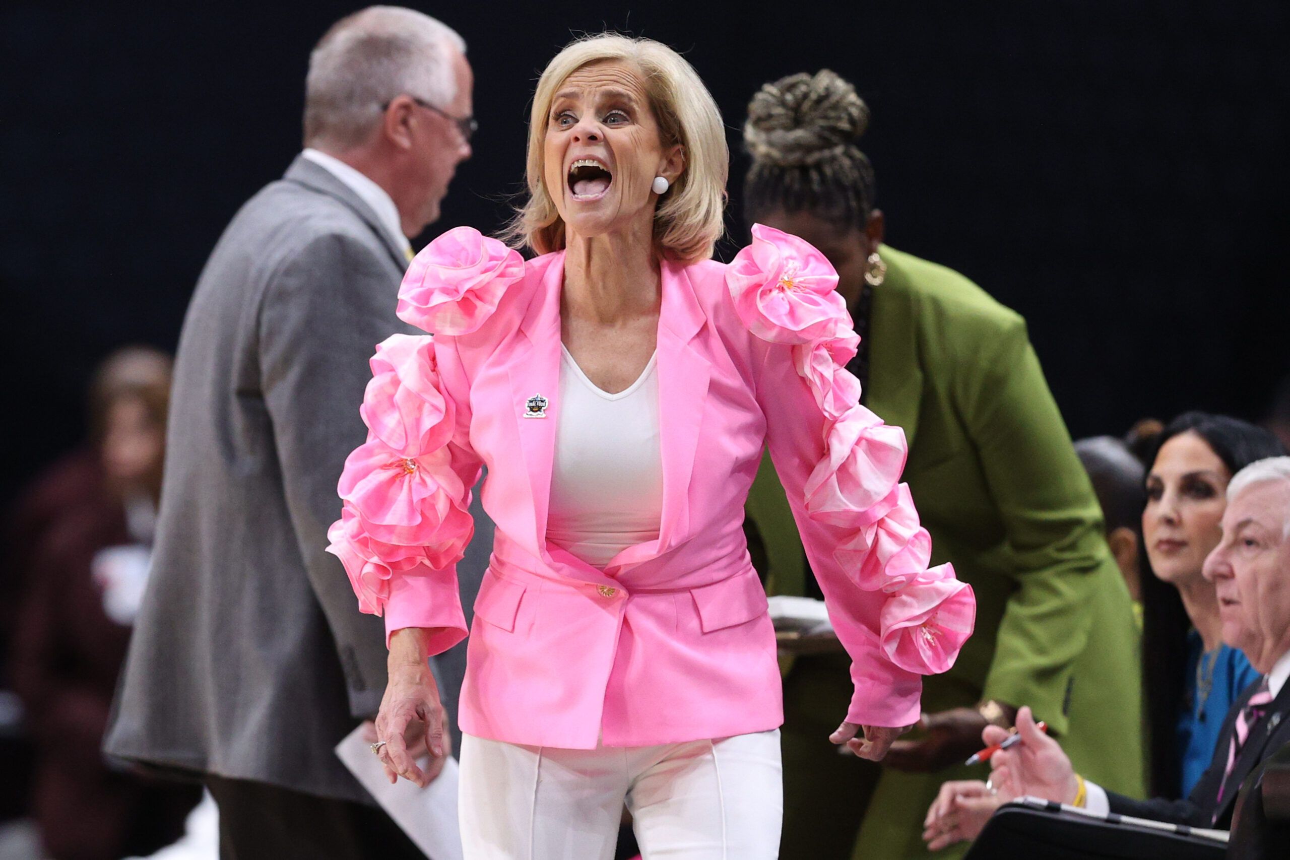 LSU teases Kim Mulkey’s flashy look for the national…
