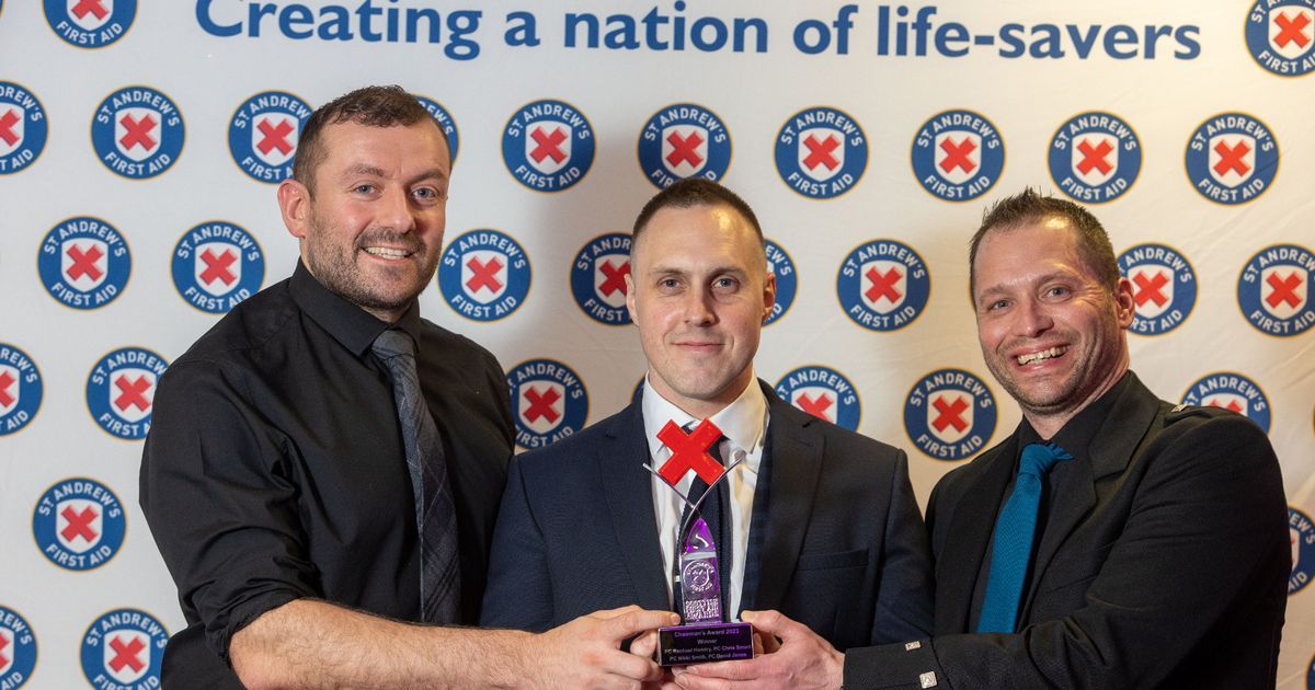 Hero cops are praised for quick-thinking in helping…