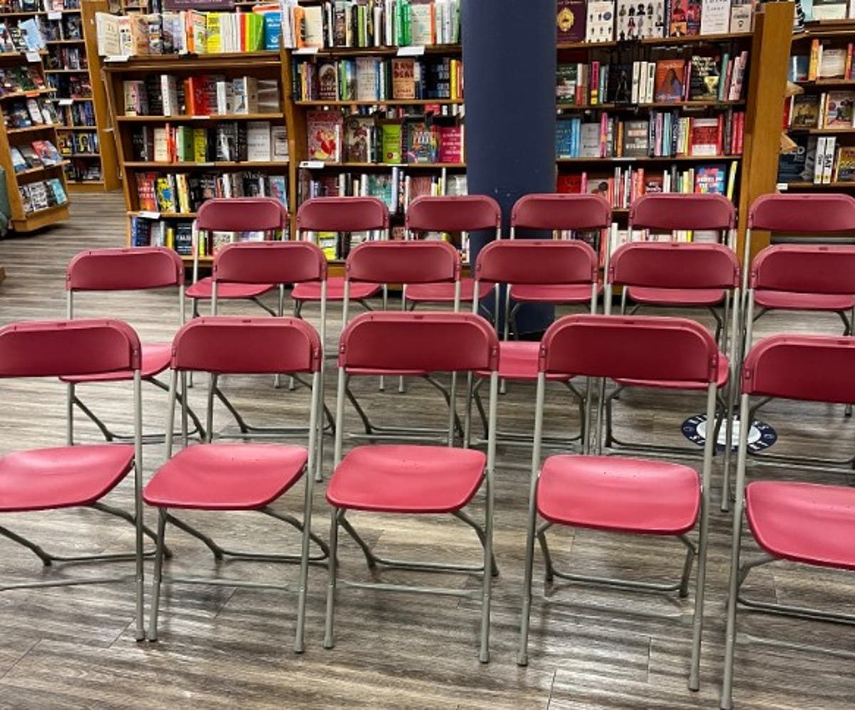 Book signing event goes viral after author posts room…