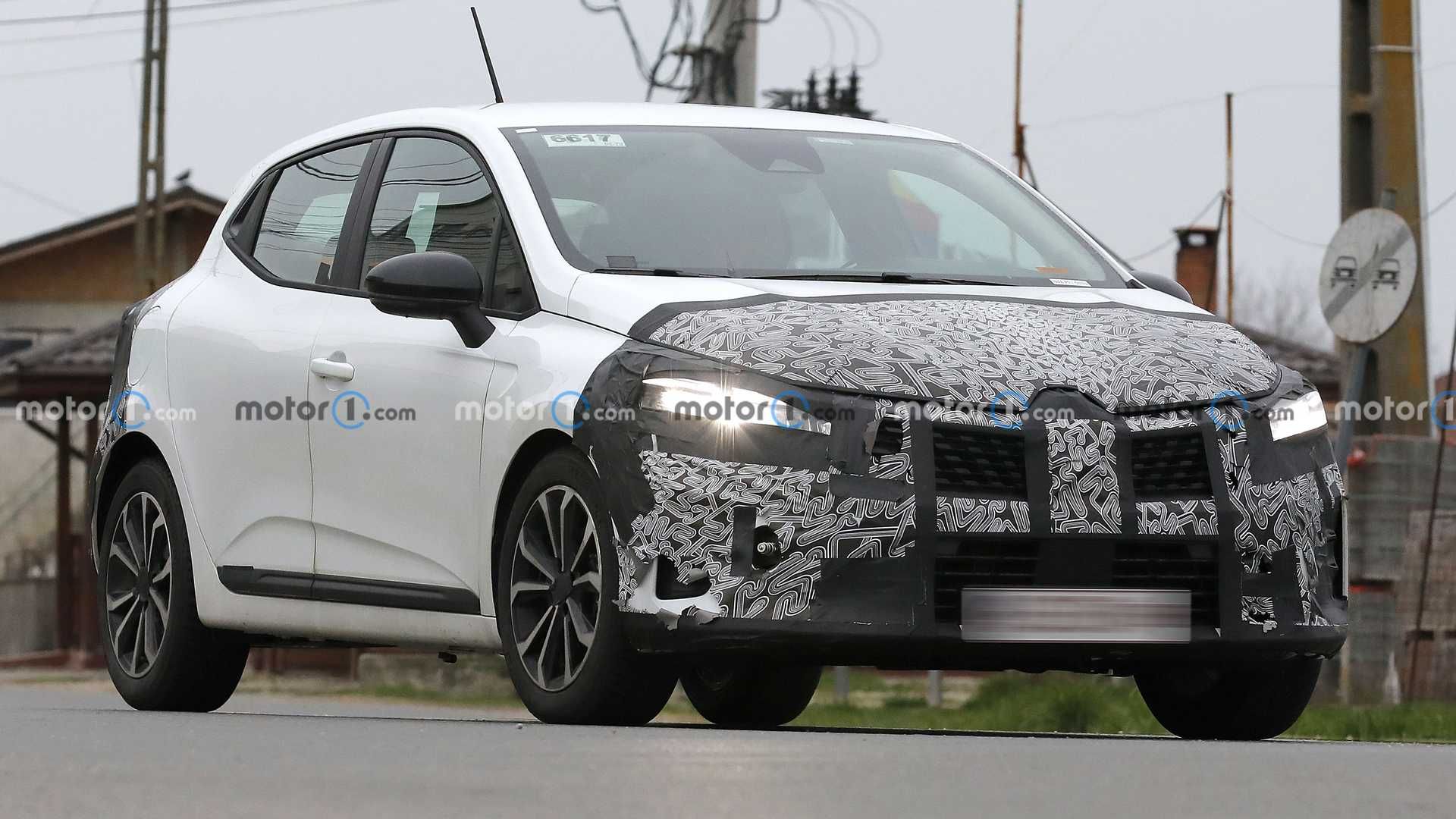 2024 Renault Clio Facelift Spied Hiding Updated Lights 2024 Renault Clio Facelift Spied Hiding Updated Lights