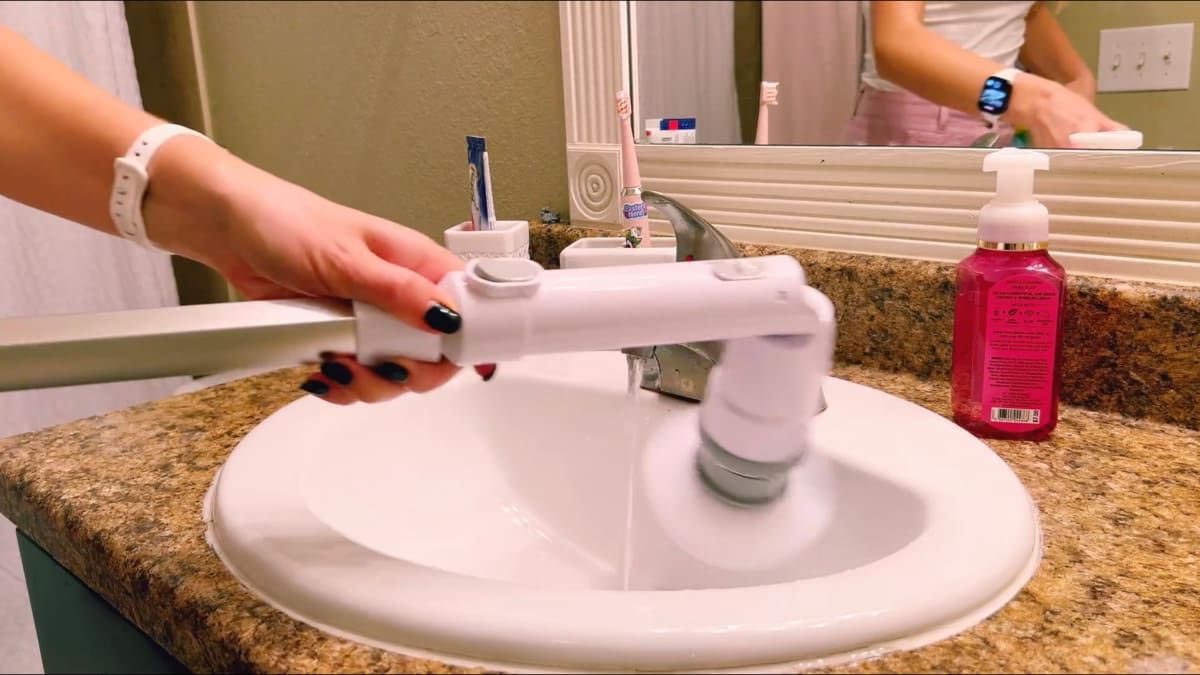 This Cordless Electric Scrubber Amazon Shoppers Call…