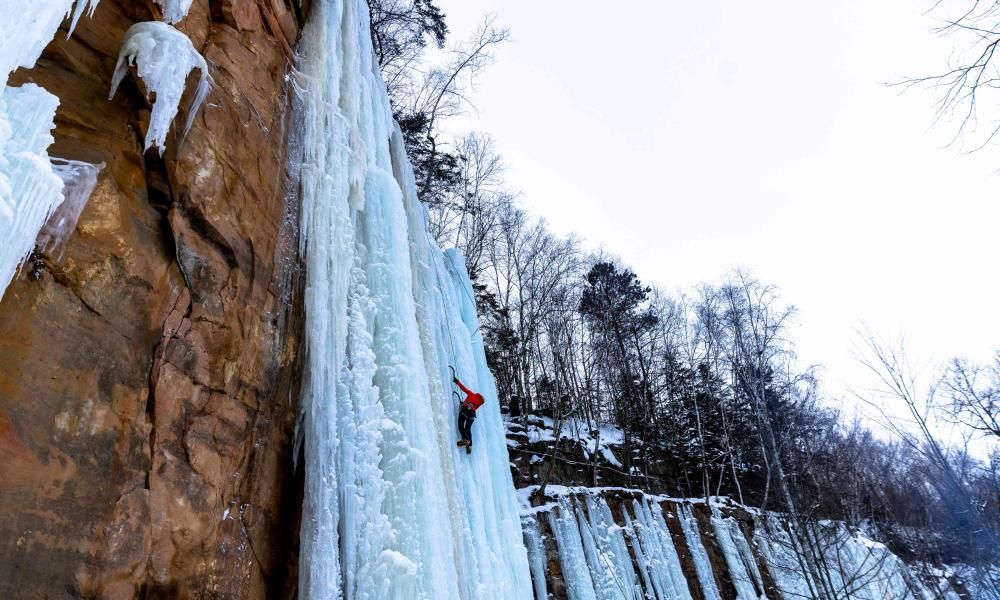 Woman dies saving fellow climber from ice column…