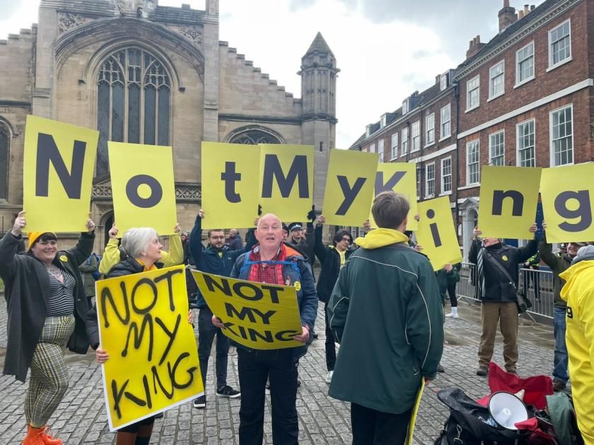 'Not my King!': Clip shows protesters outside York…