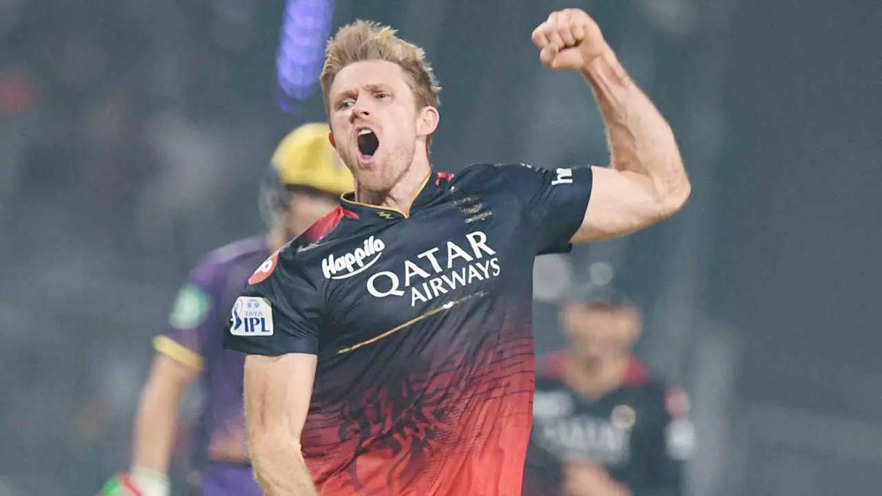 WATCH: David Willey cleans up Venkatesh Iyer, Mandeep…