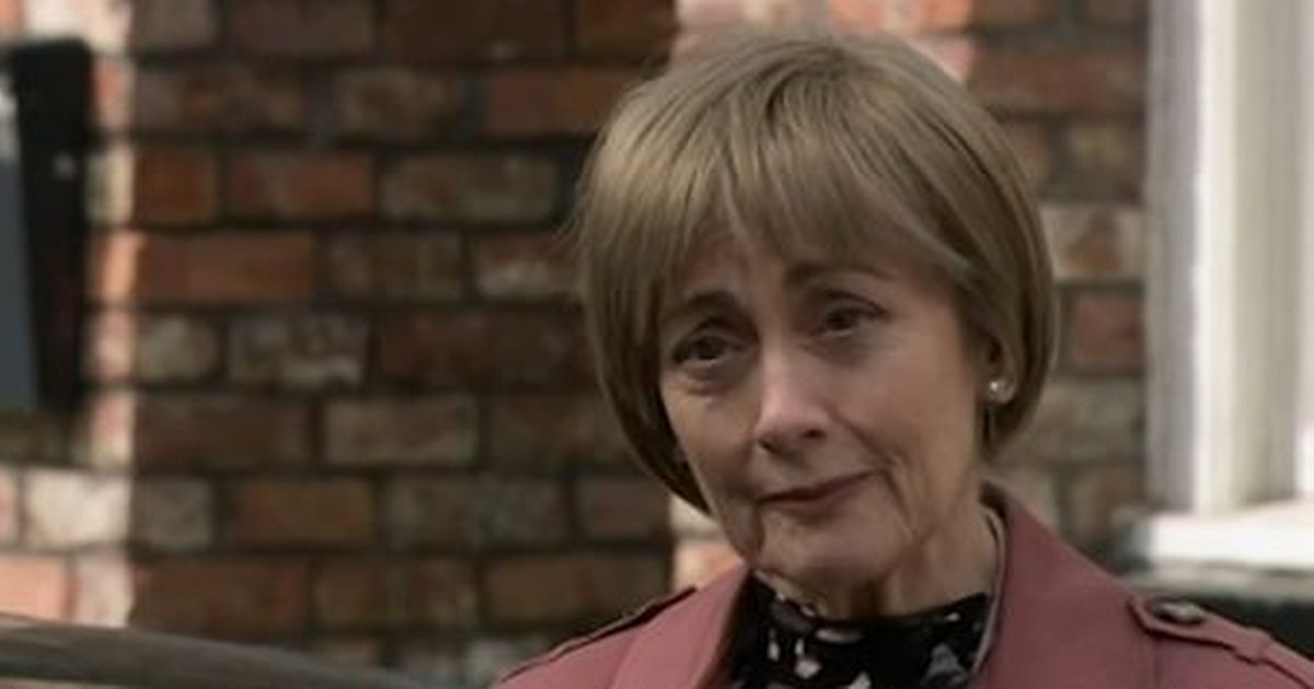 Coronation Street star Paula Wilcox's life with two…