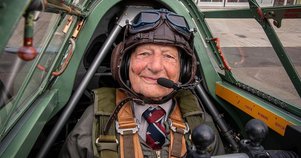 Hero WWII pilot takes to the skies again to celebrate…