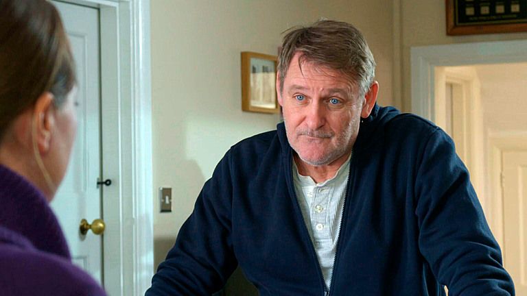 Doctors spoilers: Rob Hollins struggles in the…