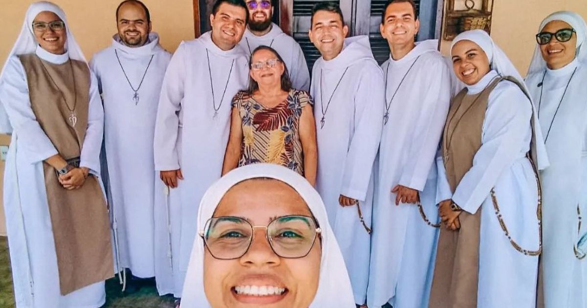 Young nun shares life inside convent using Instagram…