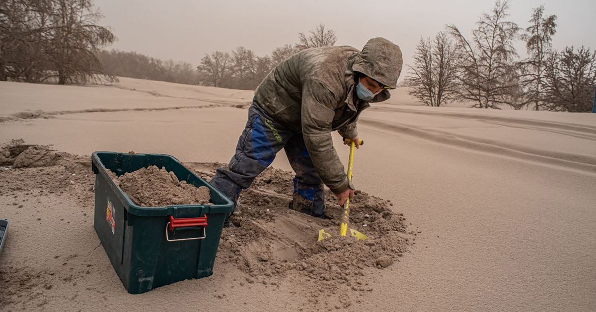 New eruptions from Russian volcano send fresh ash…