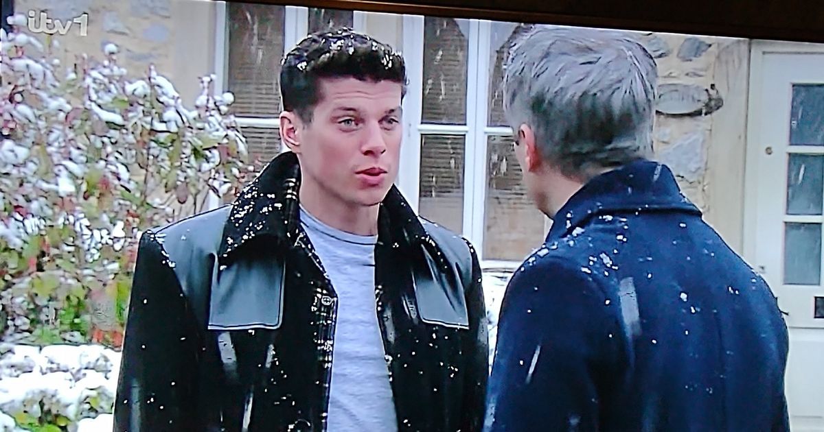 Emmerdale viewers baffled by snow scenes as Nicky and…