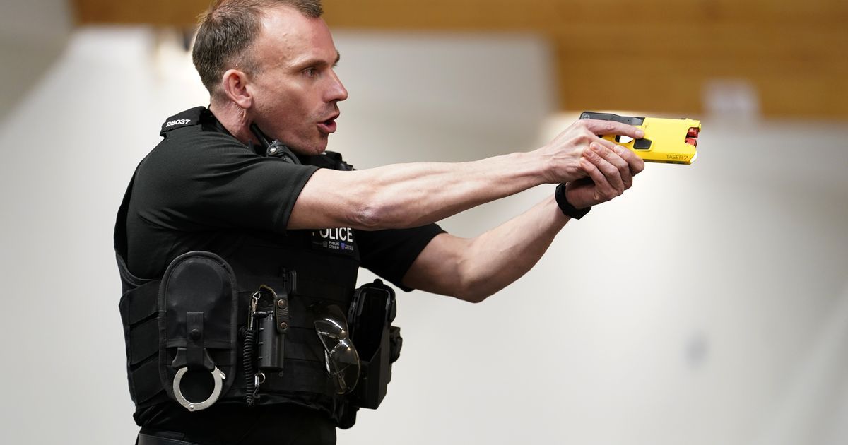 UK police getting powerful new Tasers - the Taser 7