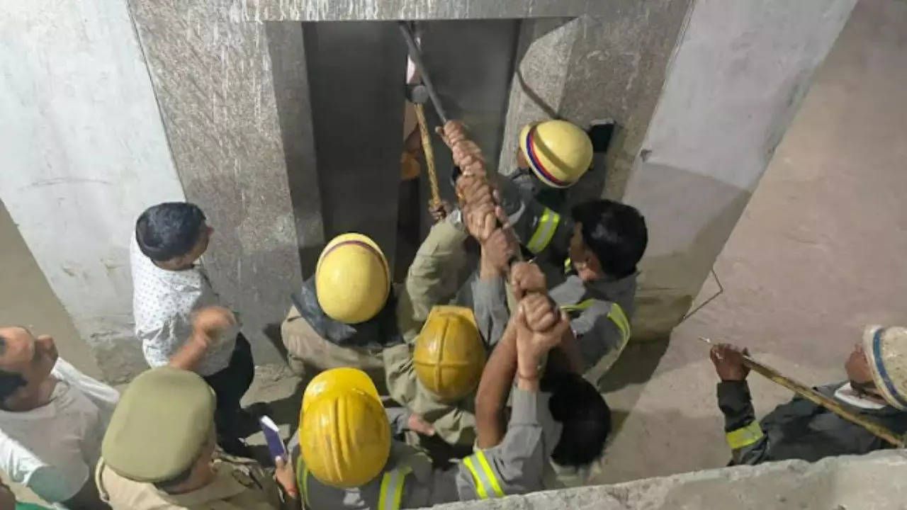 Eight members of family stuck inside lift for 2 hours…