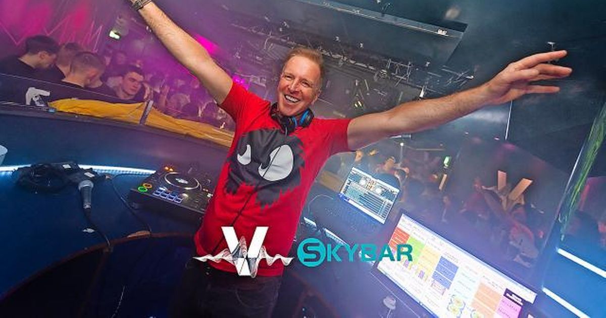 Scots nightclub lands punters in hot water with pics…