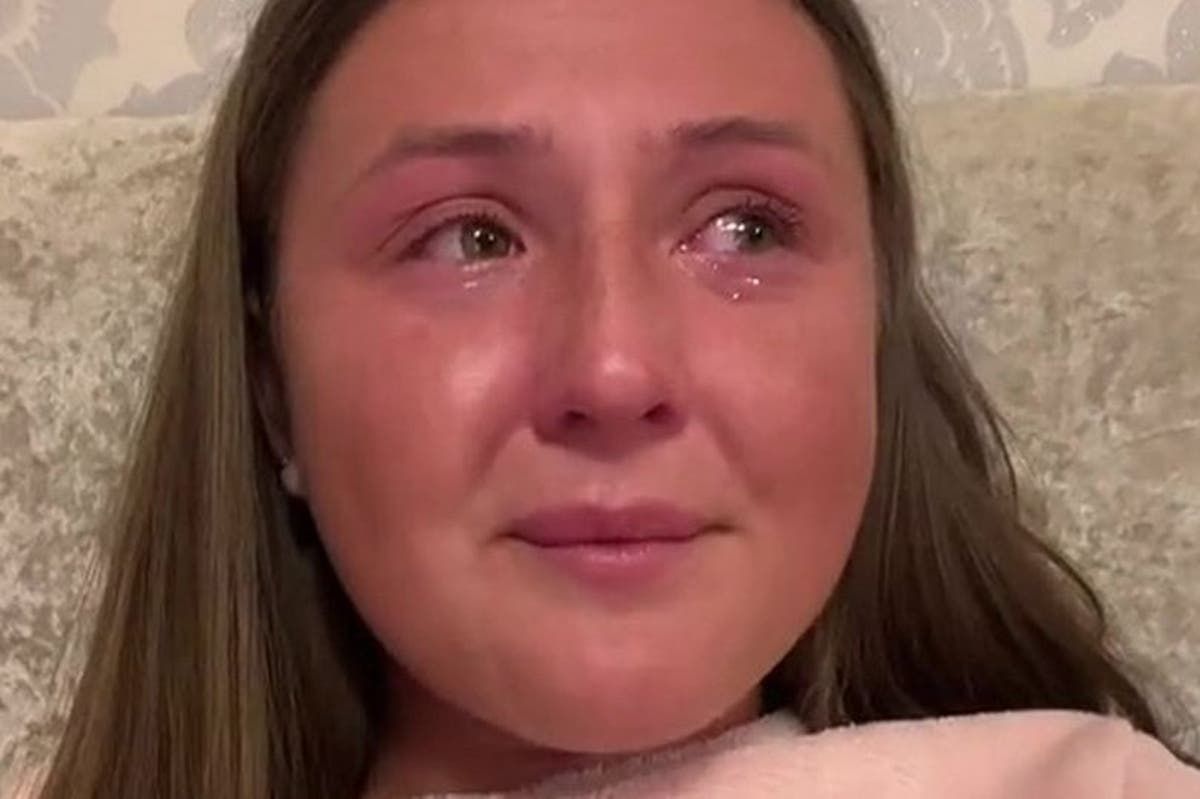 TikTok star issues tearful apology after revealing she…