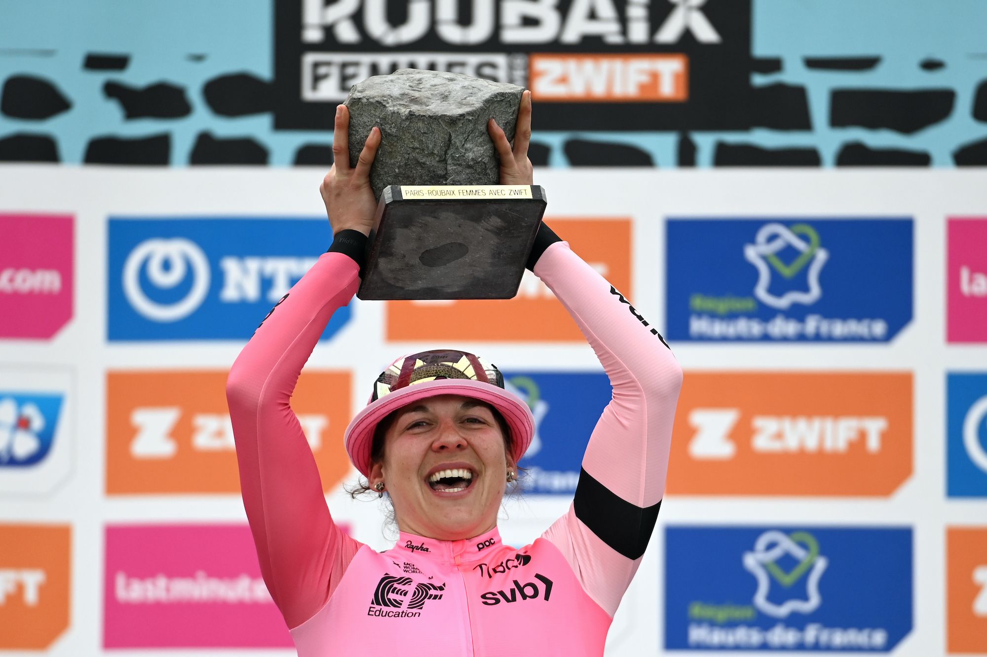 Jackson celebrates her Paris-Roubaix win: 'I won a…