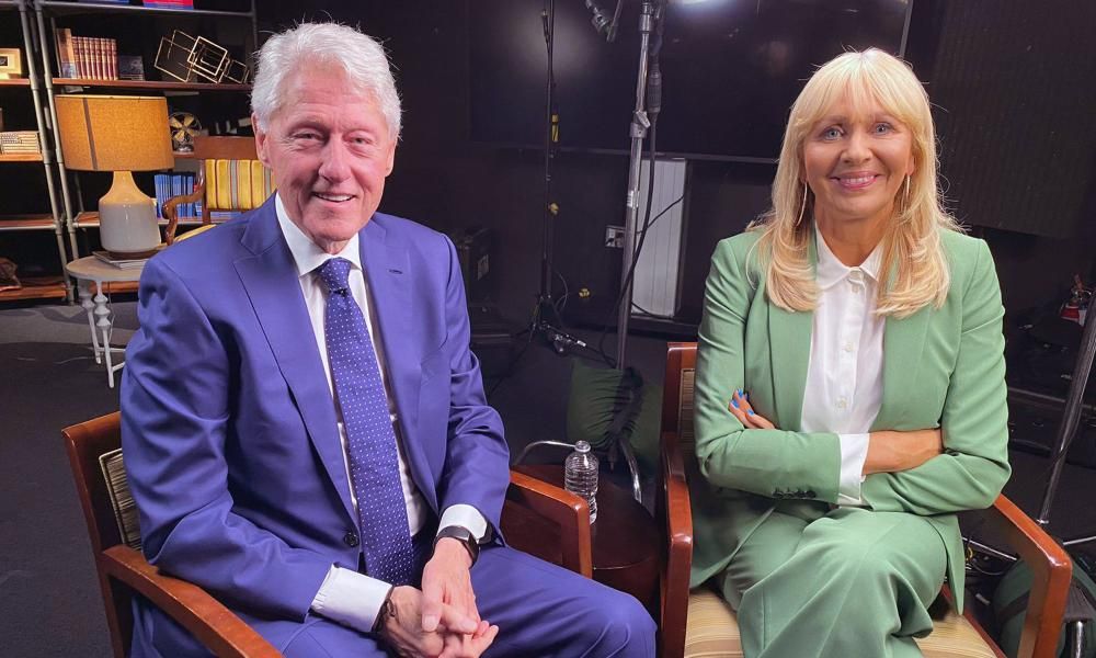 Bill Clinton arrives in Belfast for 25th anniversary…