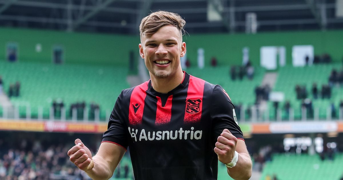 Nottingham Forest ‘tracking’ Sydney van Hooijdonk…