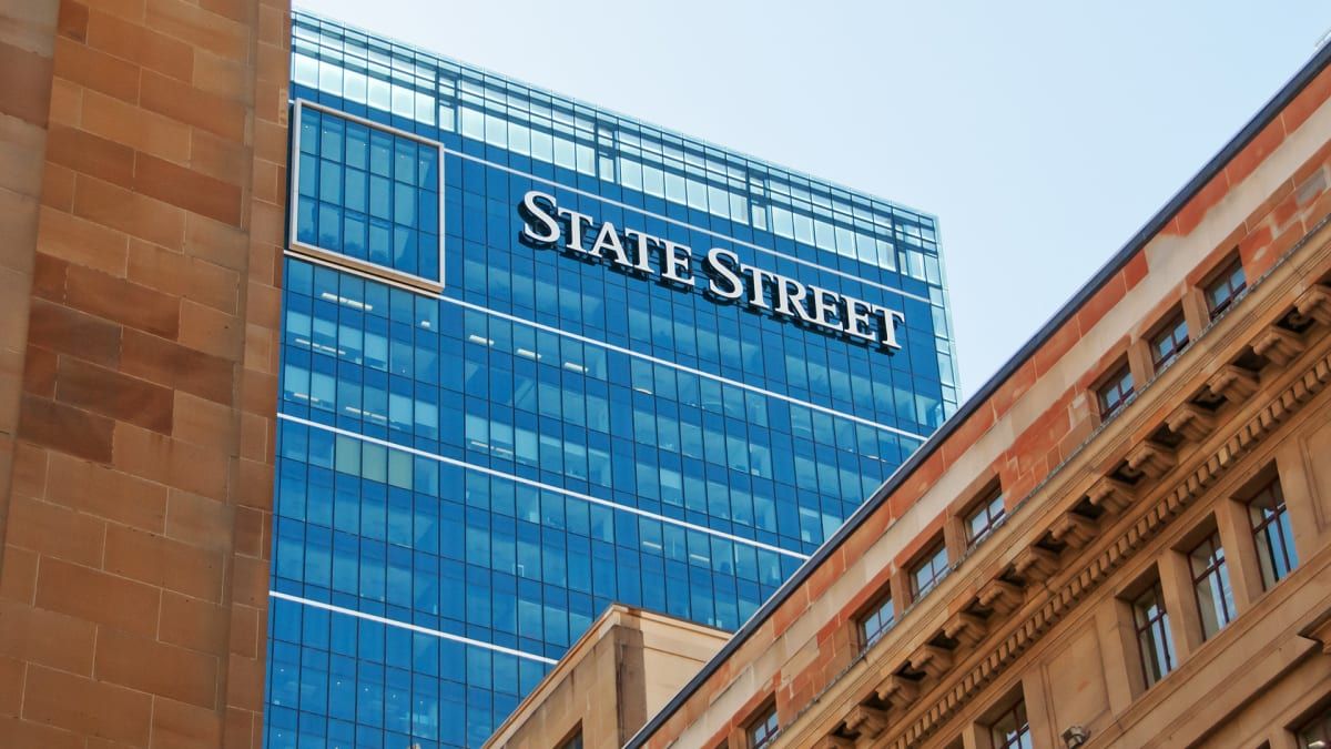 State Street Stock Slumps; Here Are the Chart Levels…