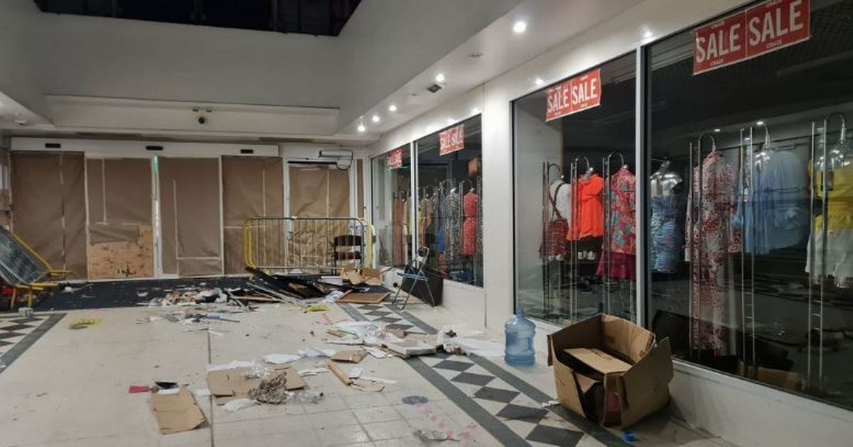 Inside creepy UK abandoned shopping centre straight…