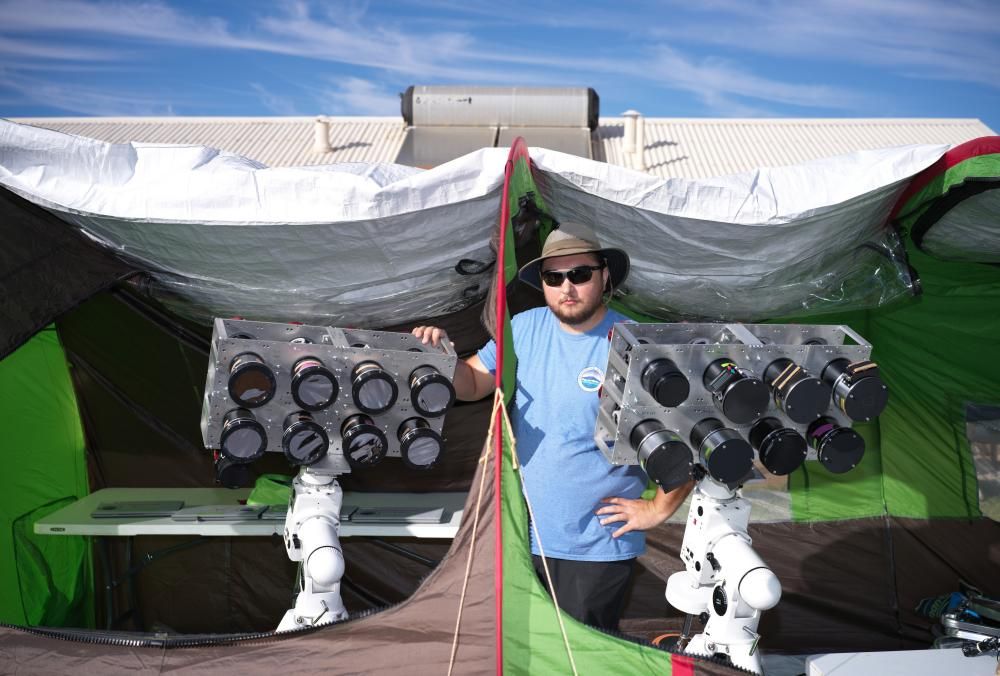 Solar eclipse chasers descend on tiny Western…