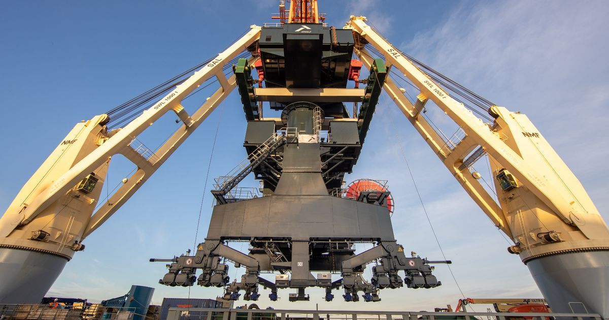 British Steel's new £30m ship unloaders welcomed to…