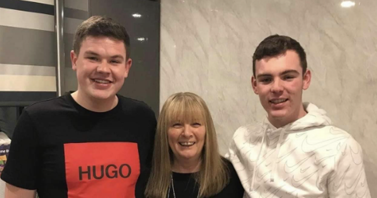 Edinburgh easyJet 'sorry' as stranded passengers told…