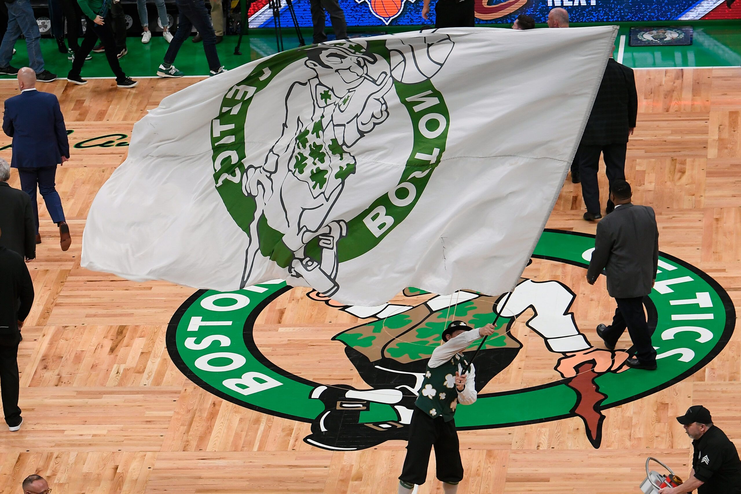 Tim Bontemps picks the Boston Celtics to win it all in…