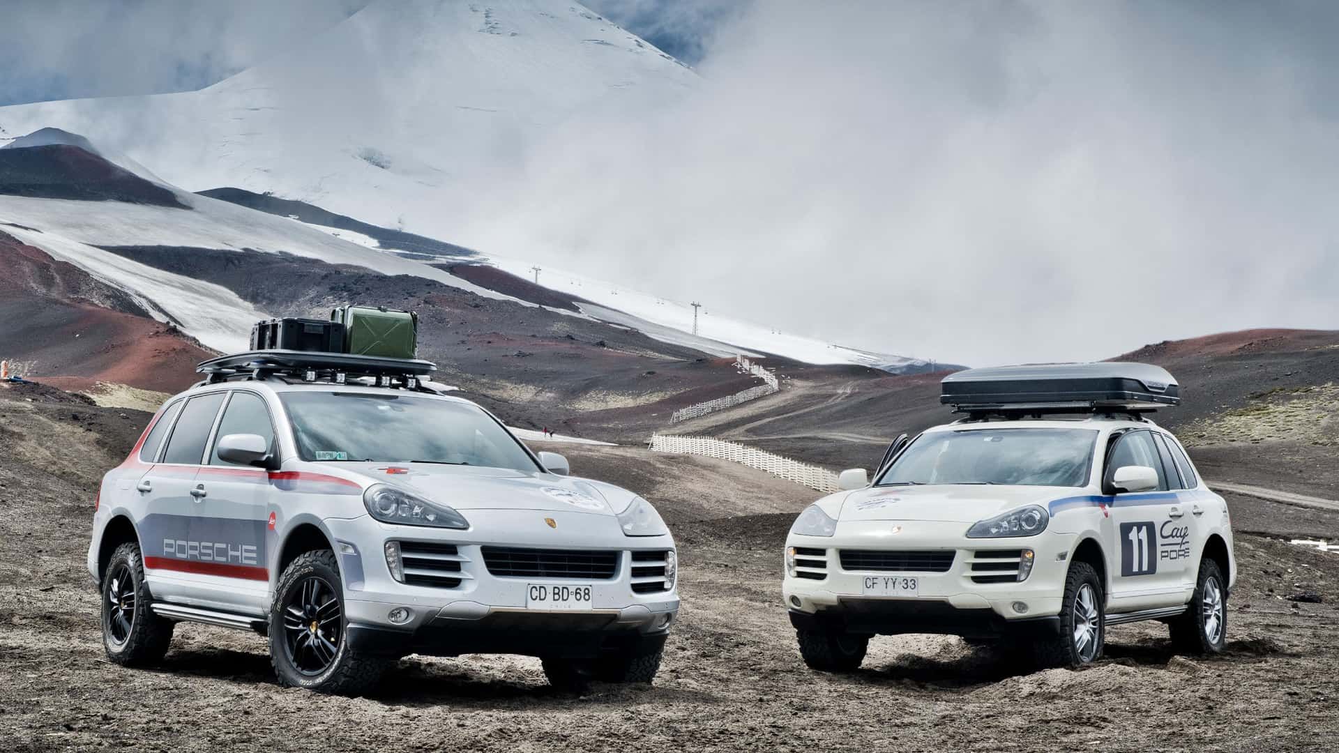 Porsche Takes Classic Cayennes On Picture-Perfect Road…