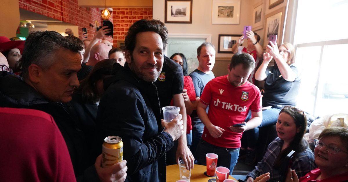 Paul Rudd drinks pints and takes selfies in Wrexham…