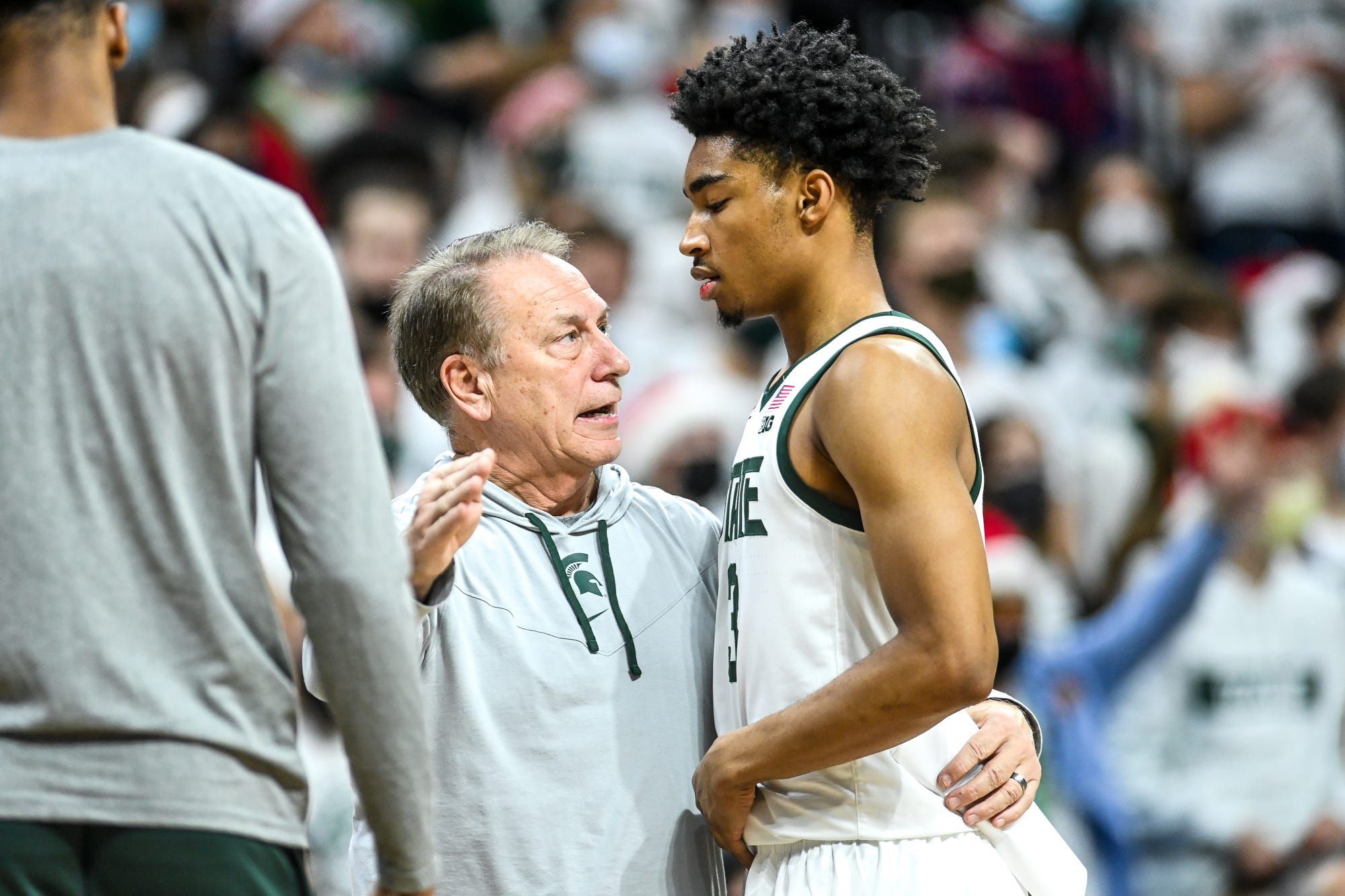 Tom Izzo provides statement on Jaden Akins entering…