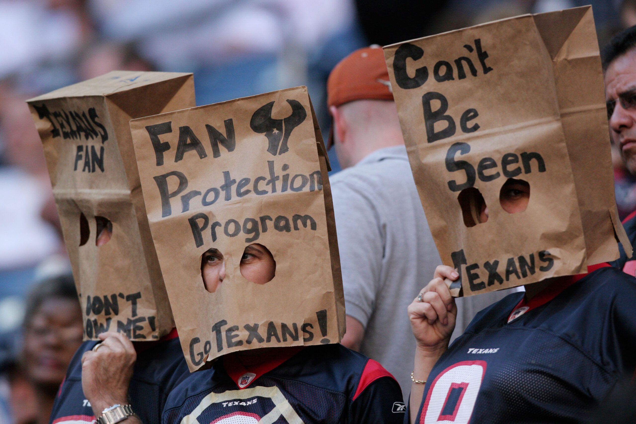NFL fans roasted the Texans for bizarre ‘failure’…