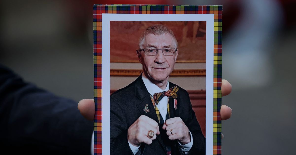 Scots boxing legend Ken Buchanan laid to rest as…