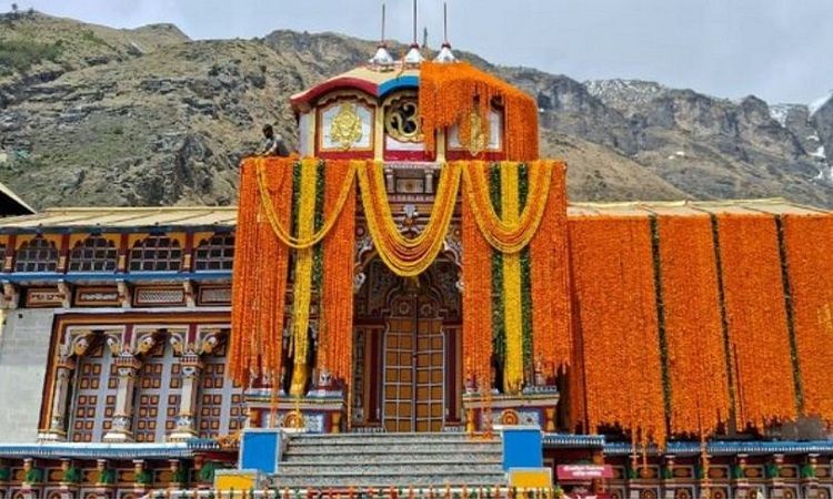 Char Dham Yatra: Shri Badrinath Dham, decorated with…