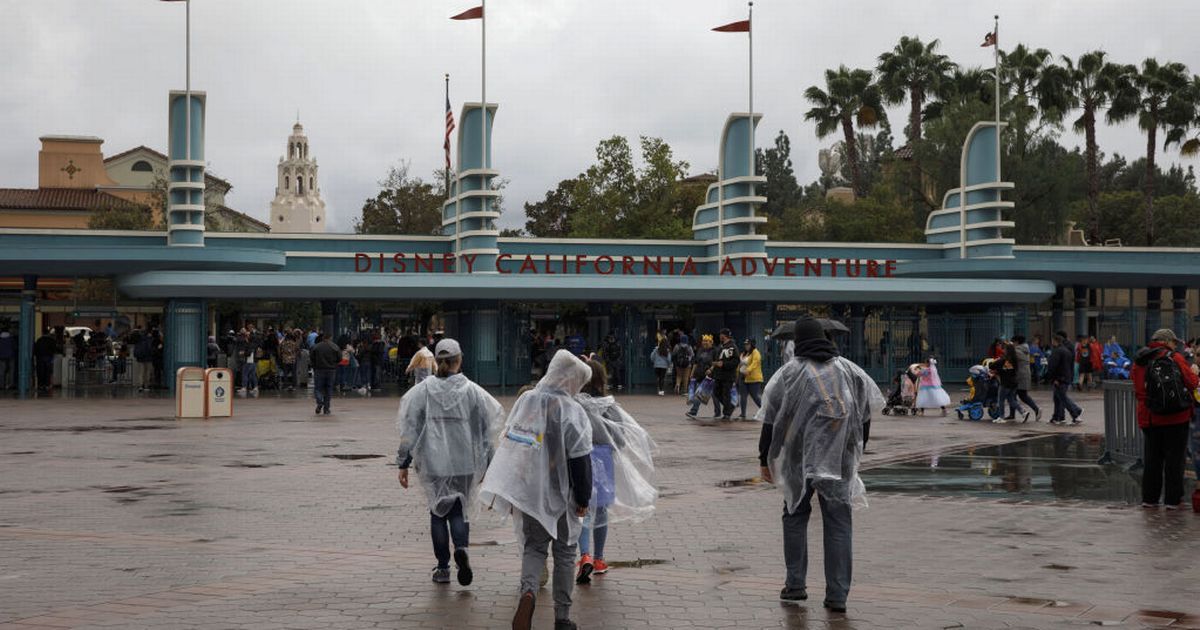 Disney World issued with severe storm warning with…