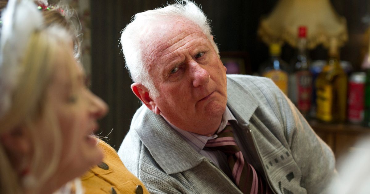 Royle Family's Peter Martin dies as fans pay tribute…