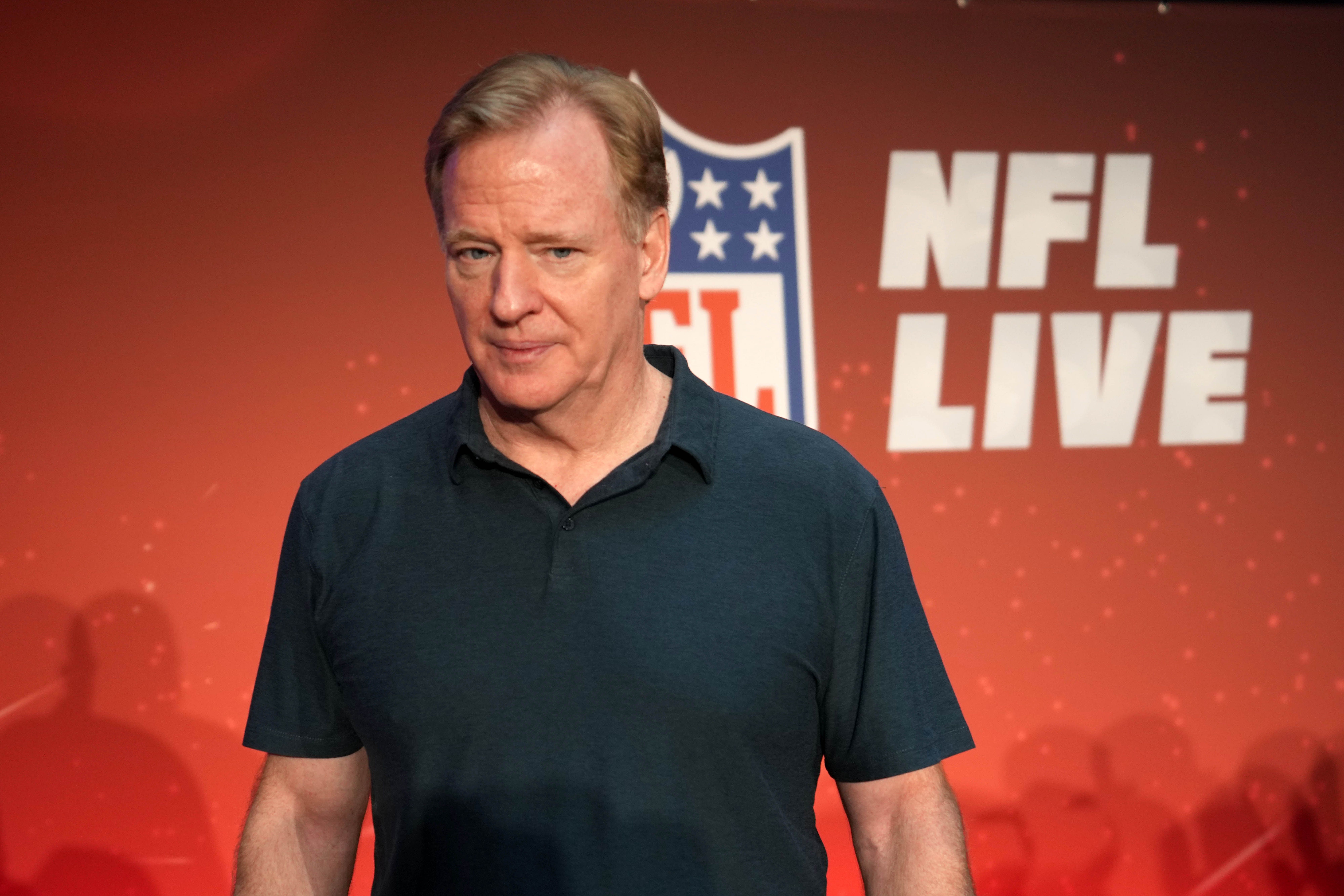 Roger Goodell booed mercilessly by NFL draft fans in…