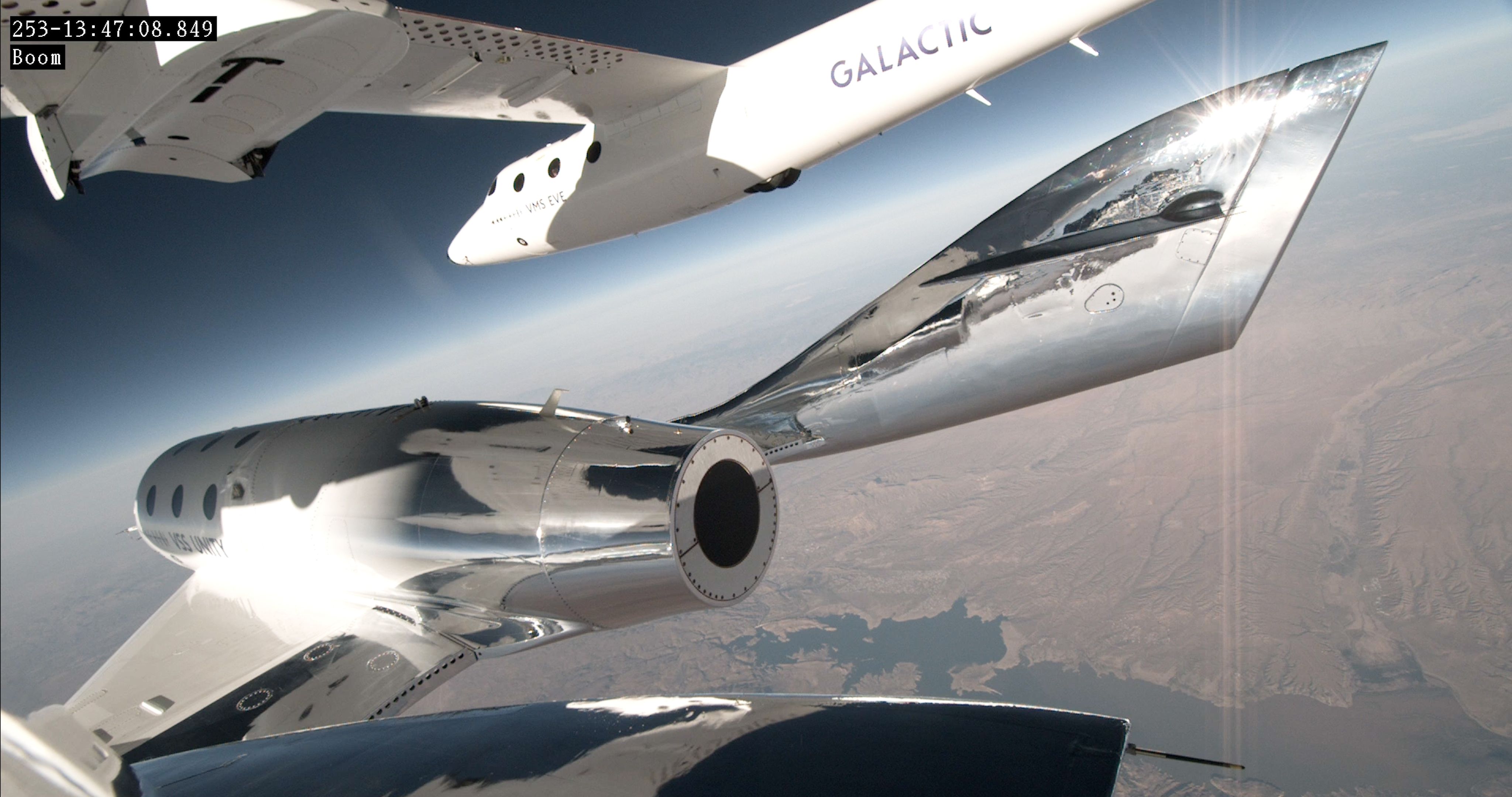 Virgin Galactic spacecraft makes first glide since…