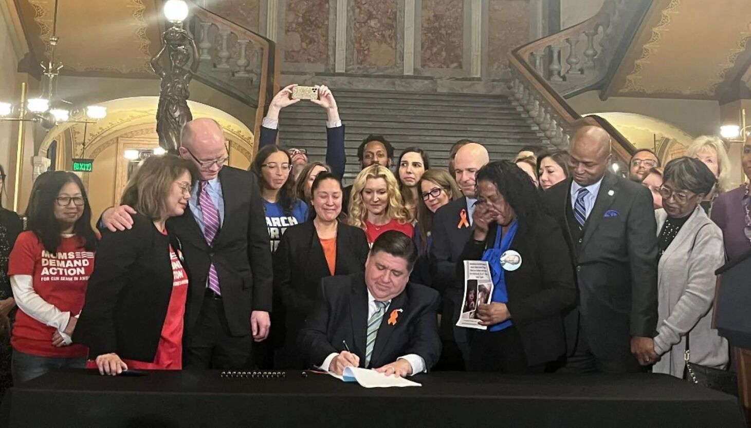 Illinois’ assault weapons ban enforcement blocked by…