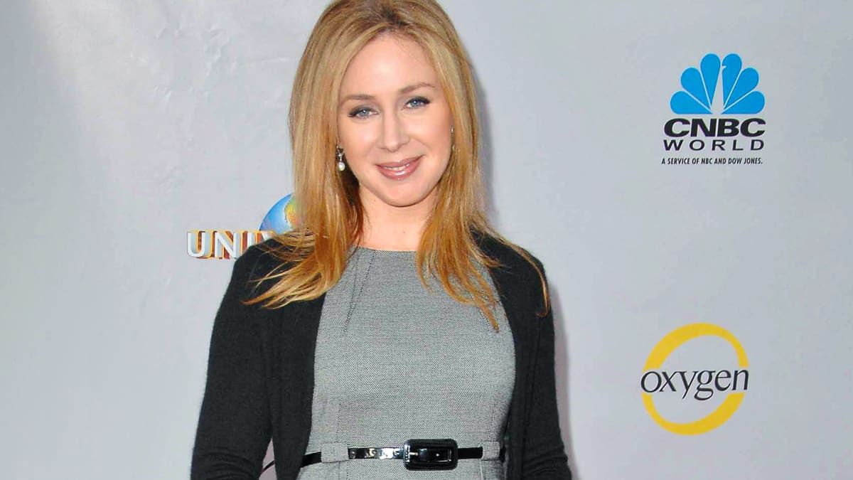 CNBC's Becky Quick Calls Out Microsoft, Nintendo About…